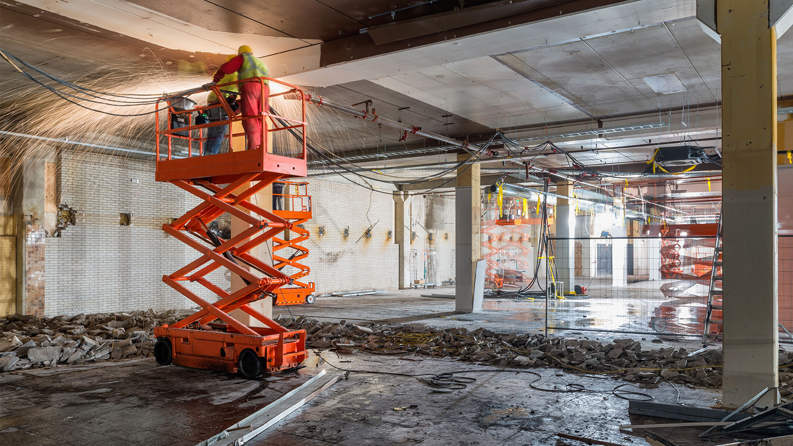 Purpose-Built Hydraulic Cylinders for Aerial Devices